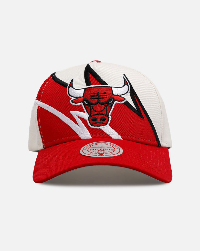 Mitchell & Ness Chicago Bulls 'Shark Tooth' Pro Pinch Snapback Cream/R ...