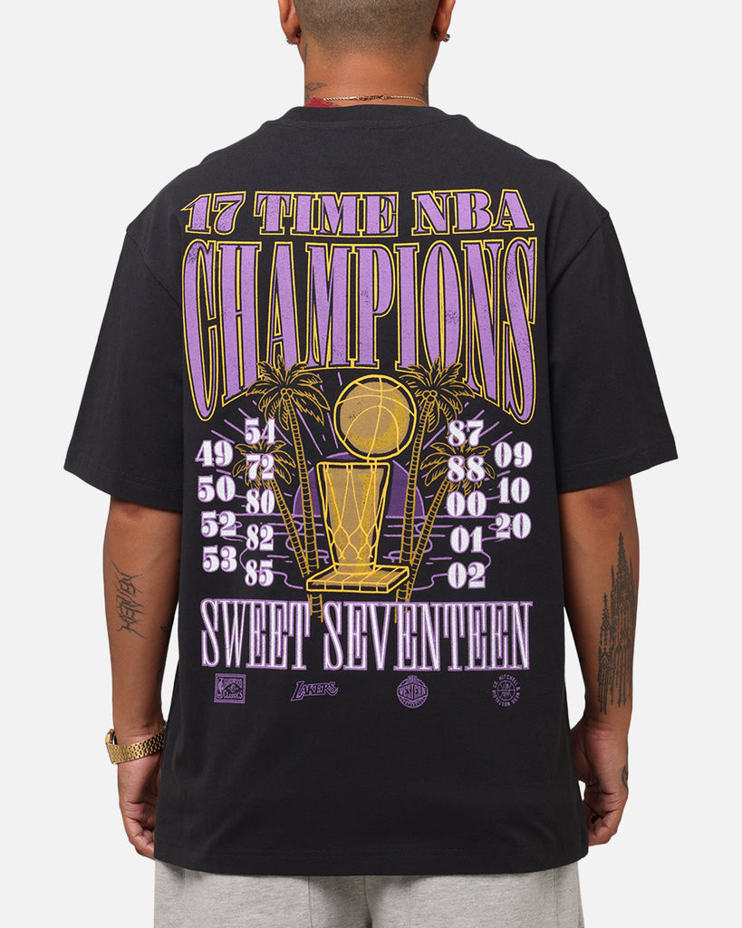 Mitchell & Ness Los Angeles Lakers 17-Time NBA Champions T-Shirt Faded | Culture Kings
