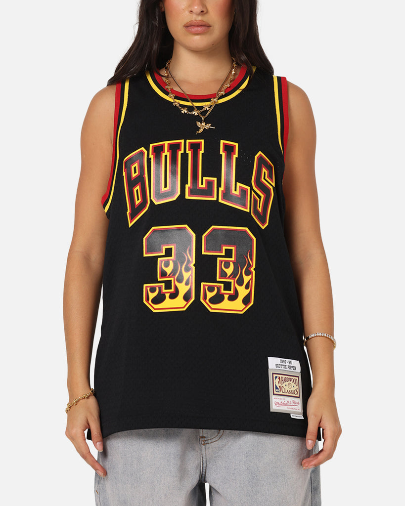 Chicago Bulls Merch | Official Bulls Jerseys, Hats & Jackets | Culture ...