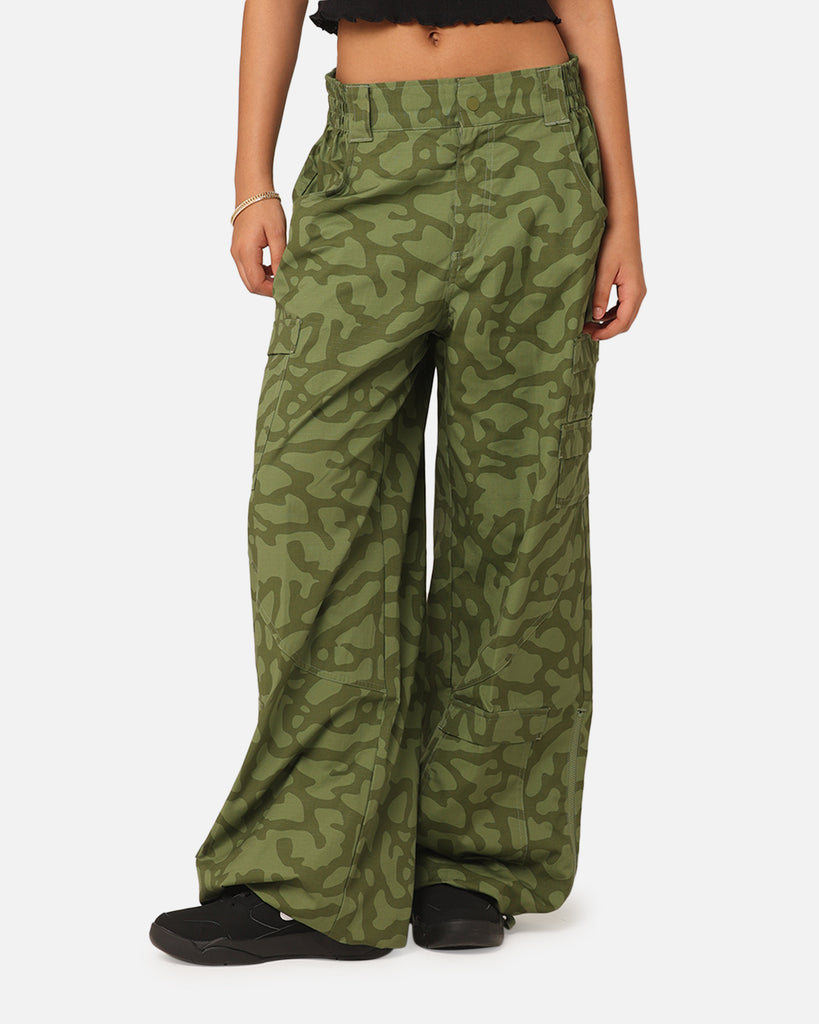 Jordan Women's Heavyweight Chicago Pants Sky J Light Olive | Culture Kings